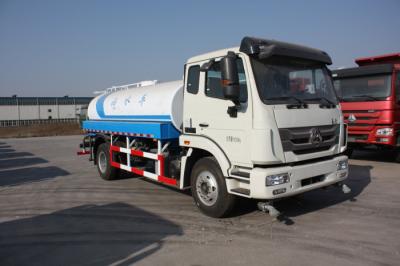China 6 Wheels Water Tank Truck 10 Cbm Capacity Euro II Engine For Cleaning for sale