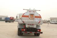 China Sinotruk Light Duty Commercial Trucks / 4×2 Fuel Delivery Truck 6 Wheels for sale