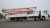 China 8×4 HOWO Cement Pump Truck / Concrete Boom Pump Truck For Construction for sale