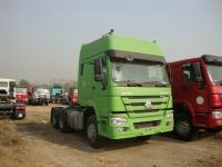 China Sinotruk HOWO 25 Tons White Prime Mover Truck D12.42 with two beds for sale