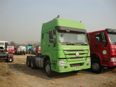 China Sinotruk HOWO 25 Tons White Prime Mover Truck D12.42 with two beds for sale
