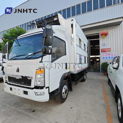 China HOWO 4X2 Light Baby Chicken Transport Truck Small Chick Delivery Vehicle For Sale for sale