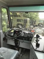 China Multi Color Terminal Tractor Leaf Spring Suspension With 400L Fuel Tank for sale