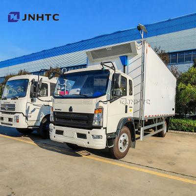 China New and Used 10Tons Right Steering HOWO 5 Degree 140HP Frozen Cargo Refrigerator Truck for sale