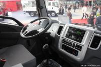 China 95 Km/H Max Speed Light Commercial Trucks 12 Tons Rated Load Strong Rear Axle Design for sale