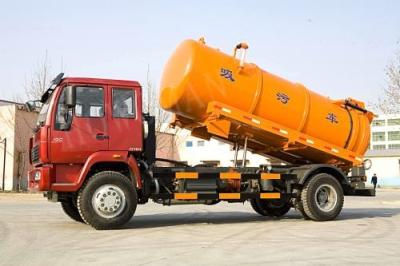 China Yellow Color Diesel SINOTRUCK 6M3 Sewer Suction Truck HF7 Front Axles for sale