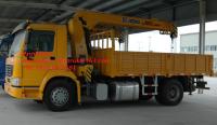 China Sinotruk Howo 4x2 Crane Mounted Truck , 5-10 Ton Xcmg Telescopic Boom Crane for sale