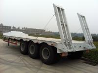 China 13000M 3 Alxes Lowbed Heavy Duty Semi Trailers 50-60T 12 Tires With 2 Legs for sale
