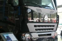 China 12R22.5 371hp 10 Wheeler Sinotruk Howo 6x4 Tractor Truck for sale