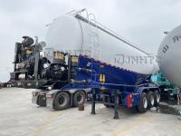 China SINOTRUK 3 Alxes Bulk Cement Trailer Diesel Engine 50 Ton 45 Cbm for sale