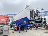 China SINOTRUK 3 Alxes Bulk Cement Trailer Diesel Engine 50 Ton 45 Cbm for sale