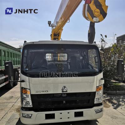 China Sinotruk Howo 4X2 Light Telescoping Boom Crane Truck 5 Ton for sale