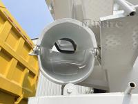 China 10 Wheels Sinotruk HOWO 9m3 Concrete Mixer Truck for sale