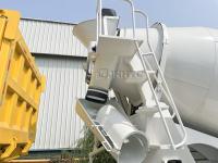 China 10 Wheels Sinotruk HOWO 9m3 Concrete Mixer Truck for sale