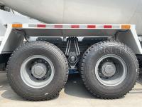China 10 Wheels Sinotruk HOWO 9m3 Concrete Mixer Truck for sale