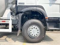 China 10 Wheels Sinotruk HOWO 9m3 Concrete Mixer Truck for sale