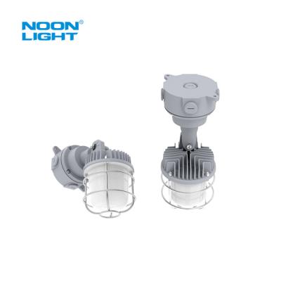 China AC 100-277V Input Voltage LED Vapor Tight Fixture with Built in Low Voltage Motion Sensor for sale