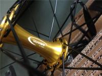 China Customized 700C Fixed Gear Bike Wheel Set with Pantone Color and 32-40H Spoke Hole for sale