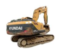 China 22500kg Used Hyundai Excavator With 151.6kN Bucket Digging Force And 35° Climbing Ability for sale