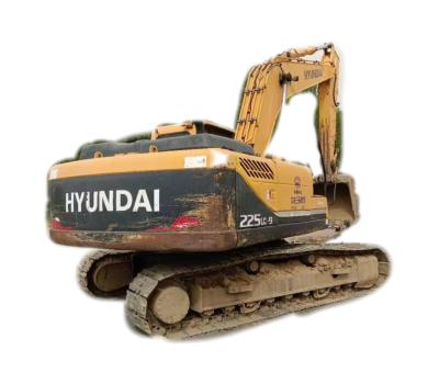 China 22500kg Used Hyundai Excavator With 151.6kN Bucket Digging Force And 35° Climbing Ability for sale