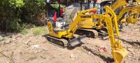 China 4090kg Komatsu Pc18 Excavator Climbs 70% Gradient With 19L Fuel Tank And 2600 Rate Speed for sale