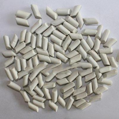 China High Alumina Ceramic Deburring Media Refractory Irregular Cylindrical Grinding Media for sale