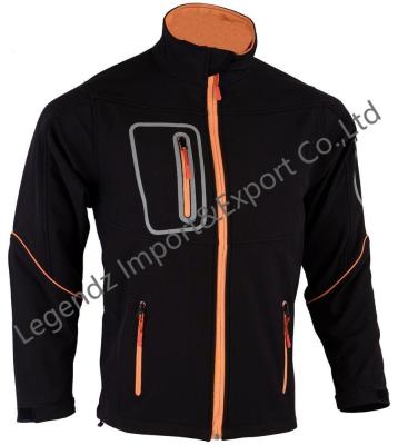 China Espandex Outdoor Waterproof Jacket Men'S Multi Pocket Zipper Warm Softshell Hooded Jacket for sale