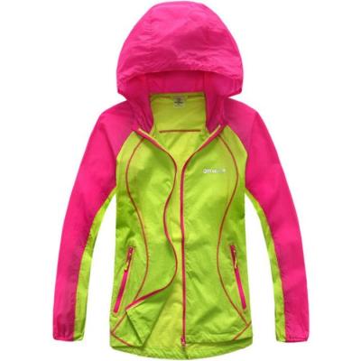 China Classic Running Lightweight Jacket Women Sport Hooded Breathable Packable Waterproof Jacket for sale