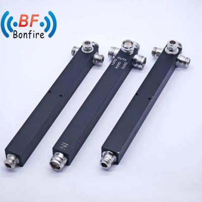 China 4 Way Power Splitter Divider SMA Female 617-4000MHz Grey Package Gross Weight 0.510kg for sale