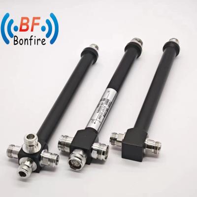 China Customized 2-Way High Power Wideband Reactive Power Splitter 2400-6000MHz NF Grey/Red for sale