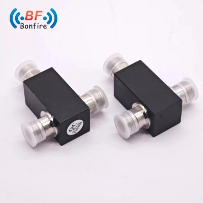 China Red Customized 2 Way Power Divider 617-4000MHz High Frequency Power Splitter SMA Female for sale