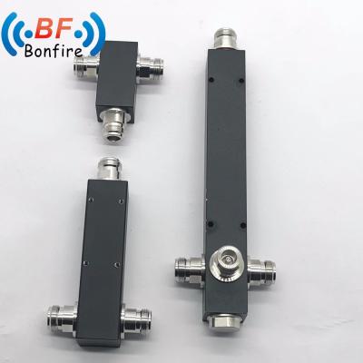 China Indoor/Outdoor IP65 50W 350-3800MHz 2 Way RF Power Splitter with SMA Female Connector for sale