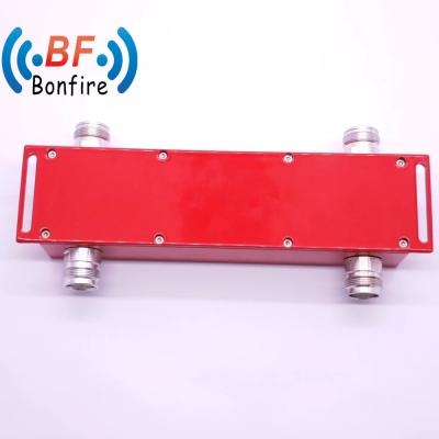 China 698-3800MHz 3dB Red Color Hybrid Coupler 4.3-10 Female 2 in 2 out Combiner IP65 -160dbc for sale