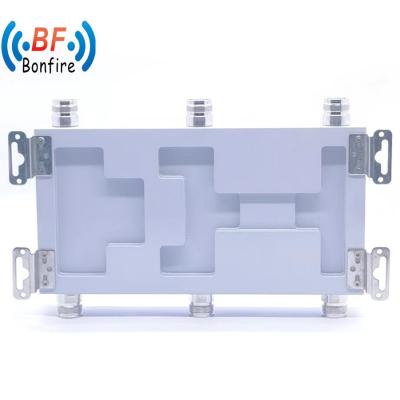 China Package Gross Weight 1.410kg 698-2700MHz 3X3 Matrix N Female Low Vswr Hybrid Couplers for sale