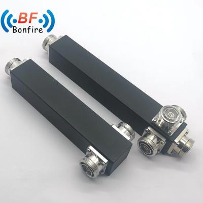China 300W 698-3800MHz 4.3-10 Female 3 Way 5g RF Power Splitter Divider for Ibs Project Red for sale