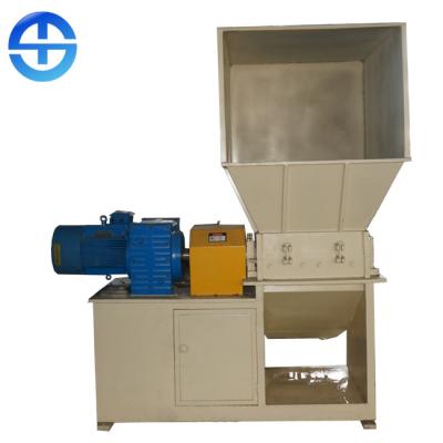 China 22 Kw Dual Shaft Shredder Four Corner Rotary Blades Low Speed CE Approved for sale
