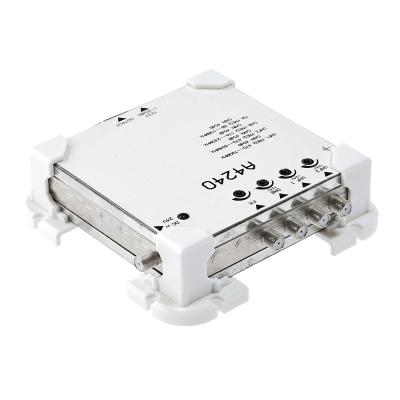 China RF CATV Signal Amplifier Digital Antenna Cable TV Tinplate 2 Input CATV Line 40db for sale