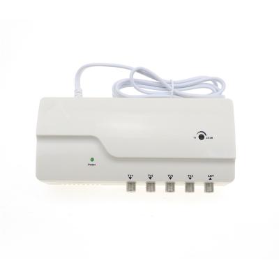 China HD TV Antenna Signal Amplifier 28 dB 1 in 4 Out 47-862 MHz Full Band Coverage for sale