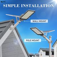 China Outdoor Solar Street Light Waterproof Dusk to Dawn Solar Floodlight with Remote Control for sale