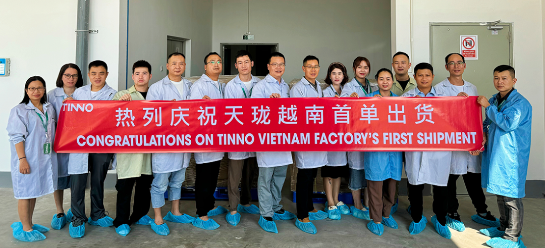 SMT machine and manufacturing facility