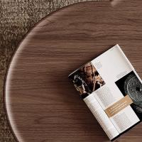 China Walnut Veneer Oval Coffee Table 1300x650mm Natural Wood Top Metal Legs Living Room Hotel for sale
