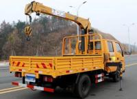 China Dongfeng 2 Ton Knuckle Boom Truck Crane 3 Arms 12m Lifting Height 360 Degree Rotation for sale