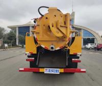 China Dongfeng 2cbm Water Tank Sewage Suction Truck 4x2 95hp Diesel Vacuum Tanker for sale