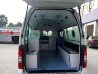 China Foton G7 118kw Medical Ambulance Right Hand Drive Negative Pressure Isolation 5320mm for sale