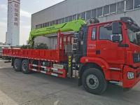 China HOWO Heavy Duty 100 Ton Truck Mounted Crane 10x4 Chassis 380HP Lorry Crane for sale