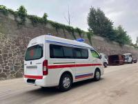 China Negative Pressure Ambulance 145HP Diesel Euro V Custom Logo Patient Transit for sale