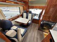 China Sinotruk HOWO 4x2 Double Expansion Motorhome RV Diesel 10-32 Person for sale