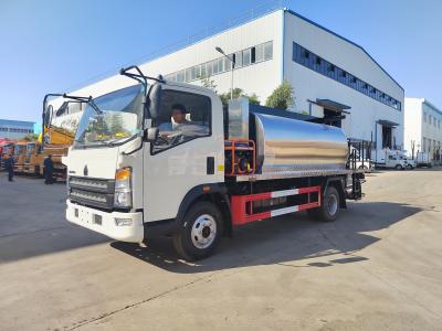 China Mobile Asphalt Distribution Truck 4m3 680L/min 5.5kw Robust Frame Advanced Heating for sale