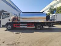 China Mobile Asphalt Distribution Truck 4m3 680L/min 5.5kw Robust Frame Advanced Heating for sale