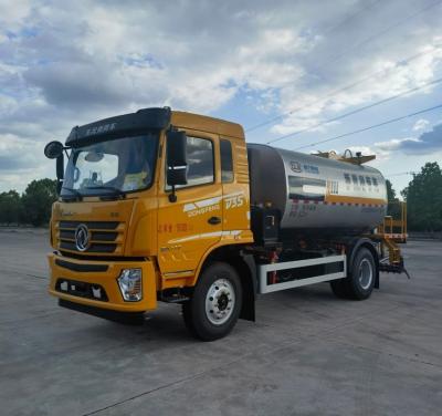 China 4 Ton Mobile Asphalt Distribution Truck 90km/h 5.5kw for Road Maintenance for sale